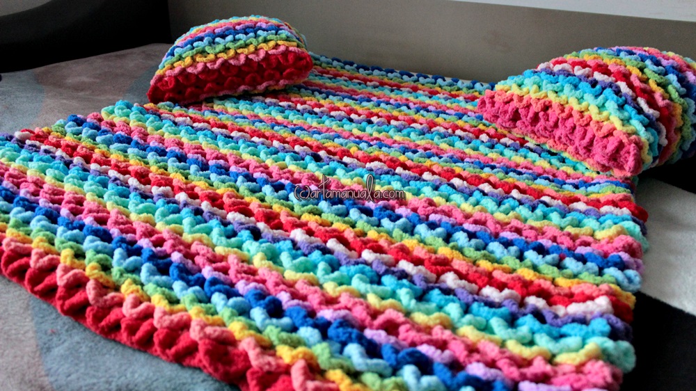 Patura multicolora crosetata cu tehnica solzi de crocodil pentru ...